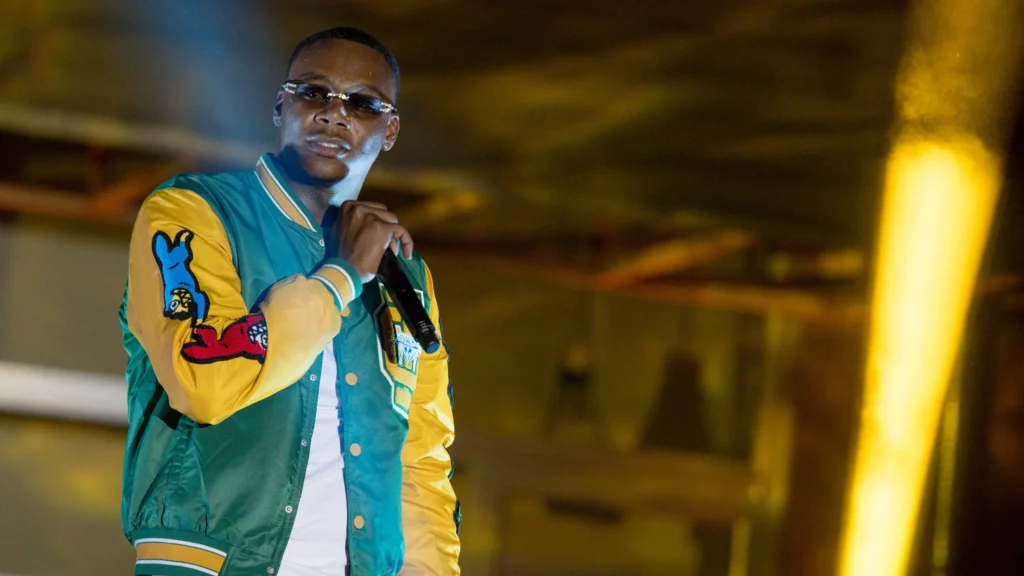 Symba Roasts Akon Over Fake Dior Outfit - Mbare Times